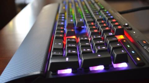 Hur man ändrar färg på Corsair-tangentbordet